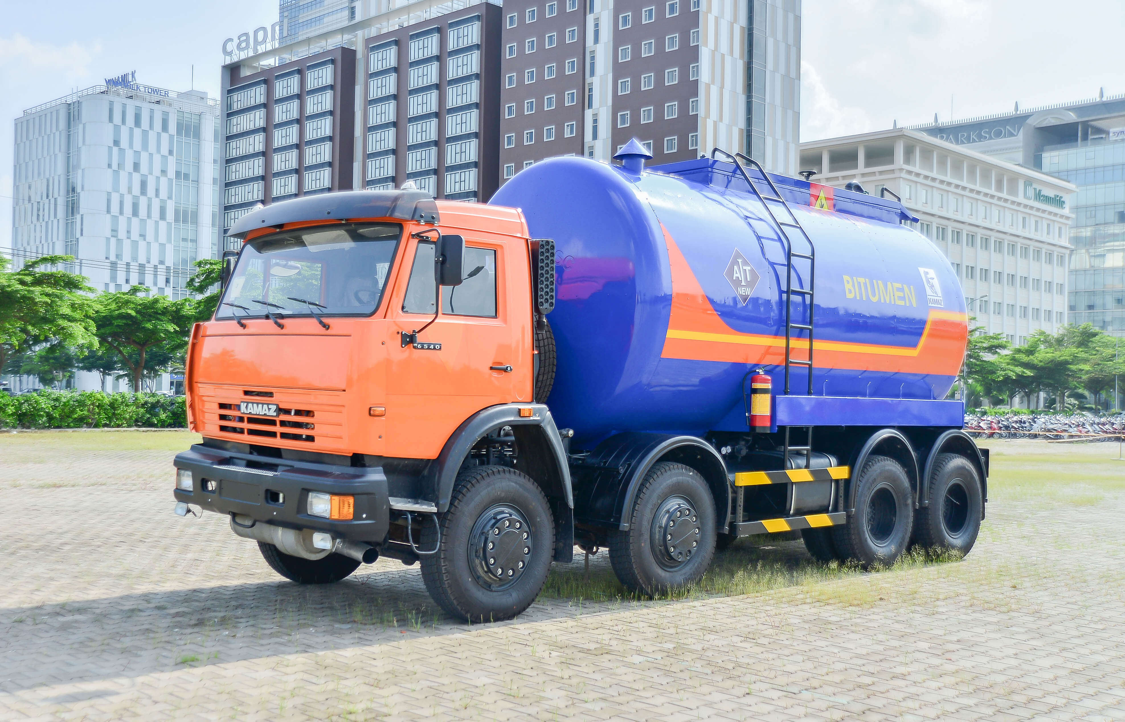 XE NHỰA ĐƯỜNG KAMAZ 6540 (8x4) 17m3